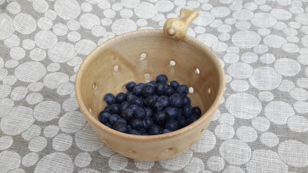 Wheel thrown stoneware colander – JOYBIRD POTTERY
